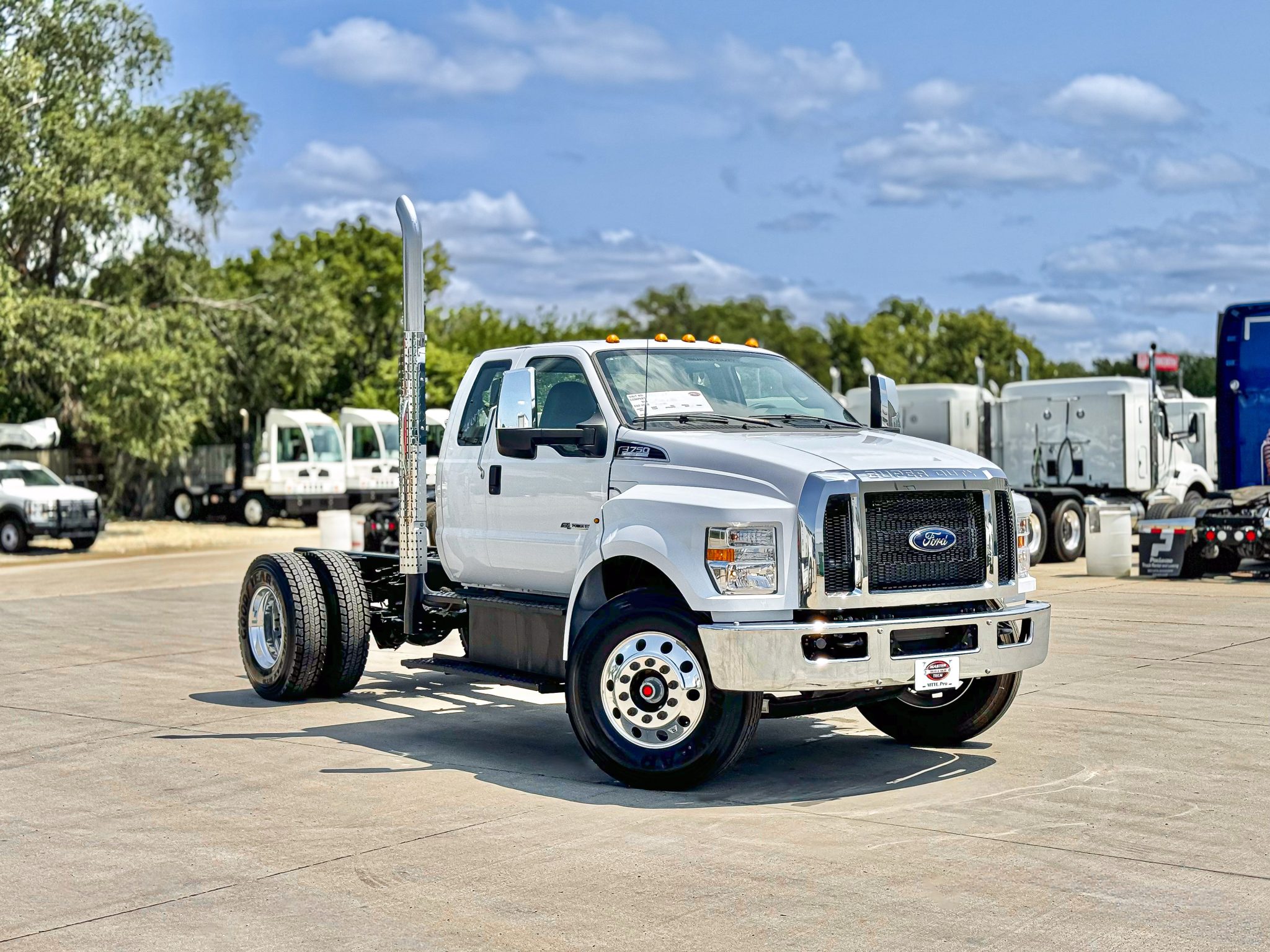 2024 Ford F-750 Super Duty Cab & Chassis - WKI Kenworth
